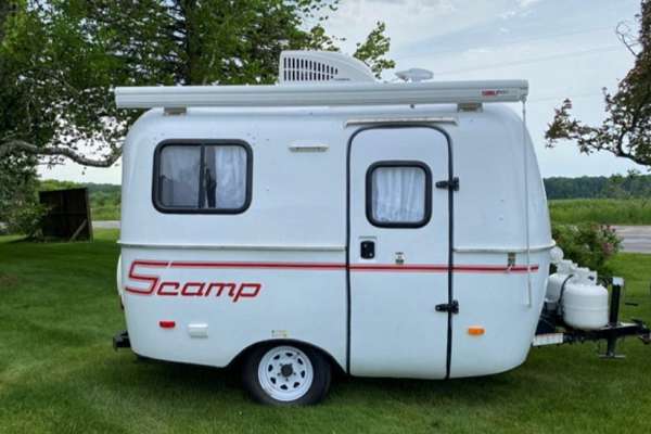 2020 scamp 13' with bathroom